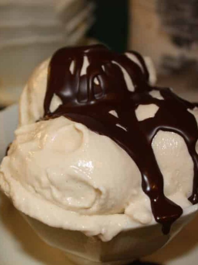 HOMEMADE MAGIC SHELL, CHOCOLATE ICE CREAM TOPPING STORY • The Foodie Affair