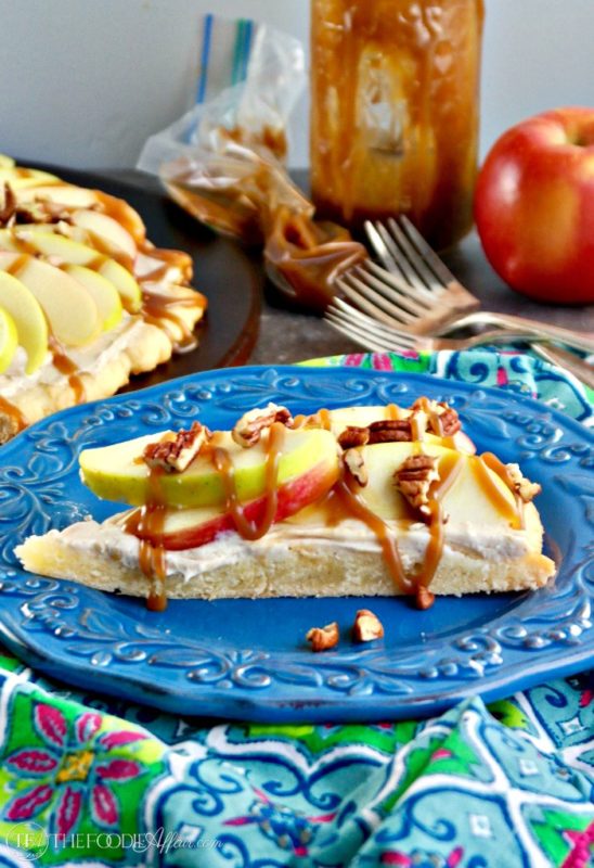 Apple Pizza Dessert Recipe With Cookie Crust - The Foodie Affair