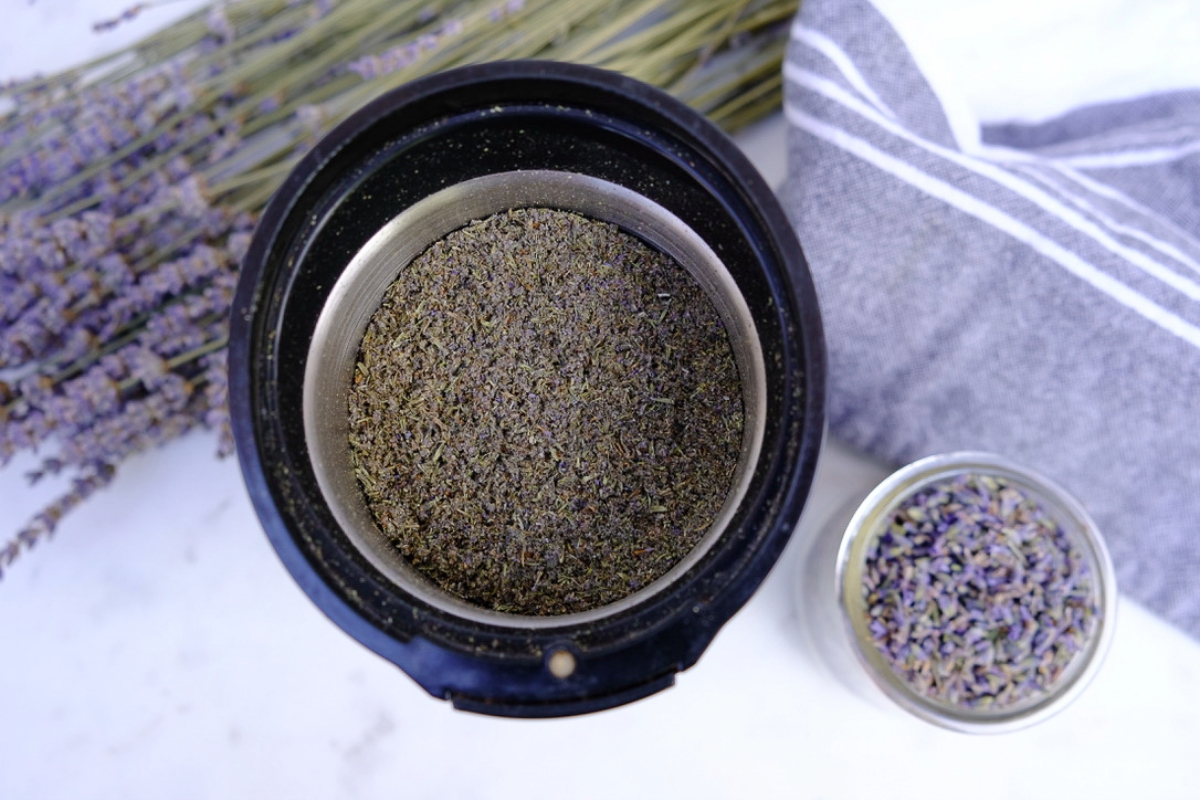 Lavender Frappuccino (Starbucks Copycat) - The Foodie Affair