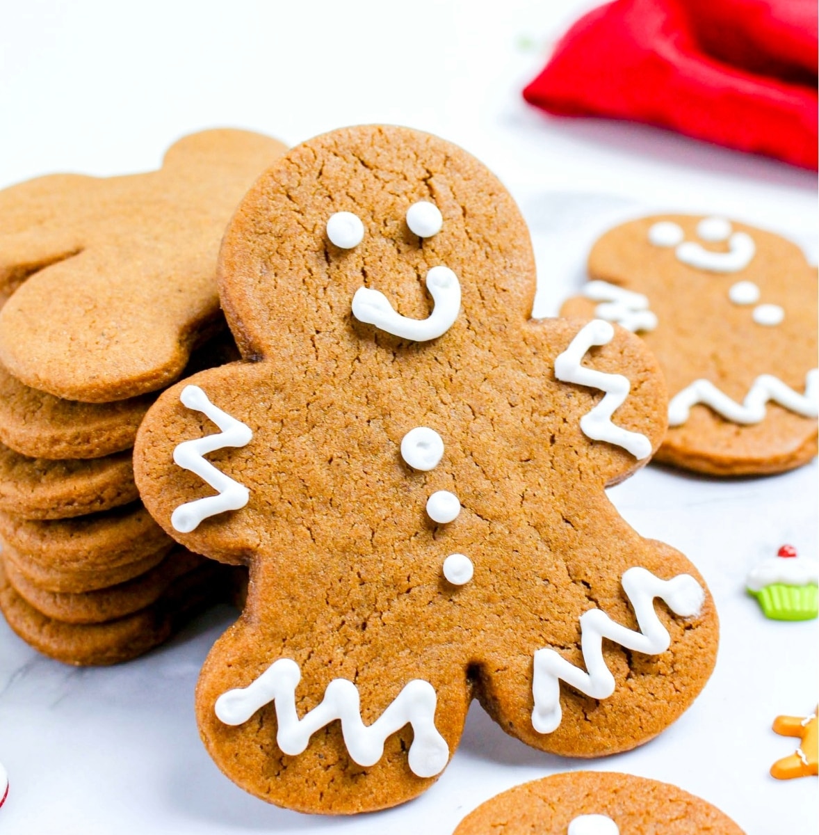 Easy Gingerbread Men Cookies Recipe - The Foodie Affair