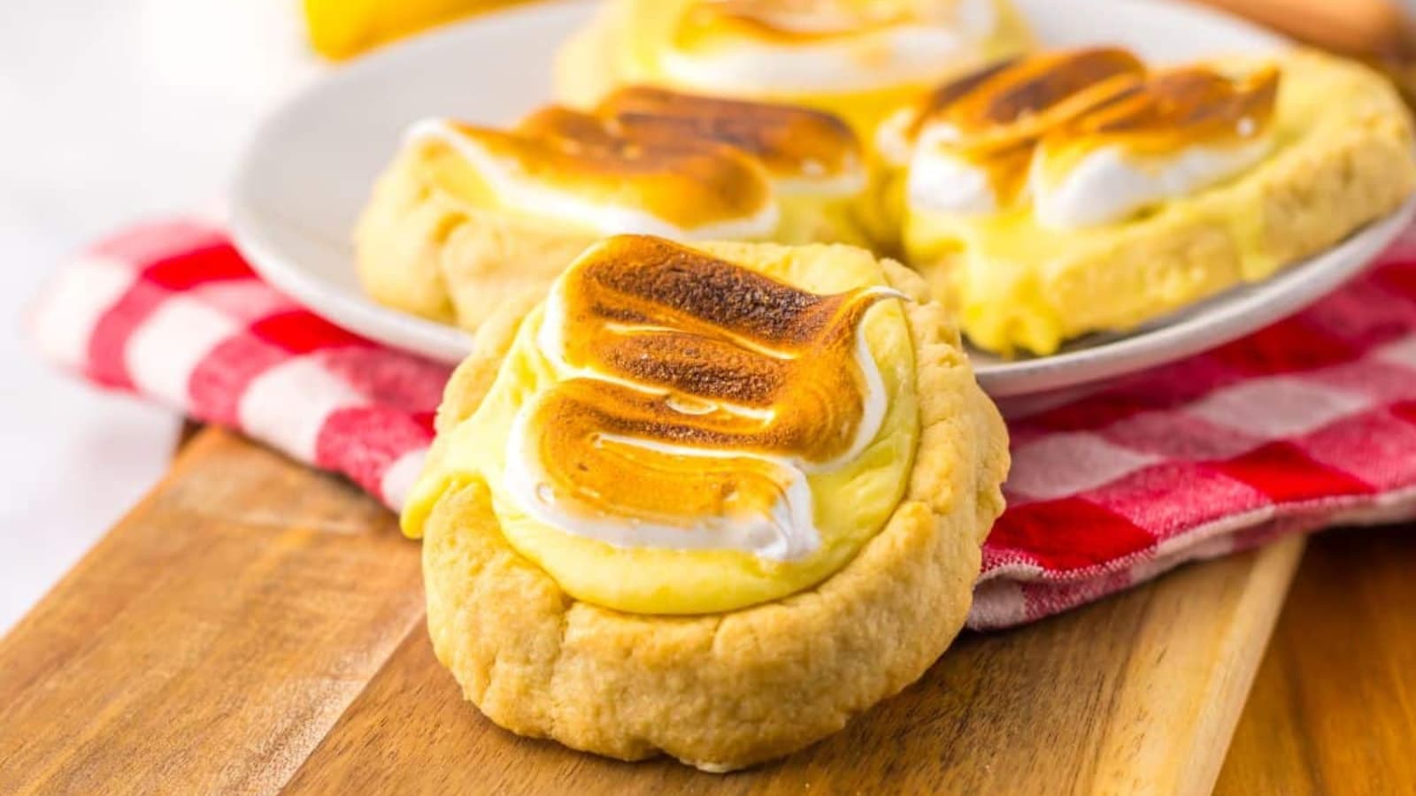 15 Lemon Cookies So Bright And Addictive You’ll Want To Bake Them On Repeat